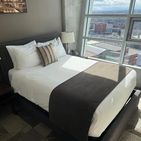 Element Calgary Downtown By Westin • Canada